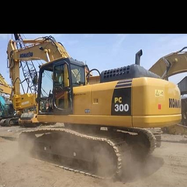Eksklusif: Excavator Komatsu PC 300 SE Bekas Tahun 2017 Hanya di Trumecs